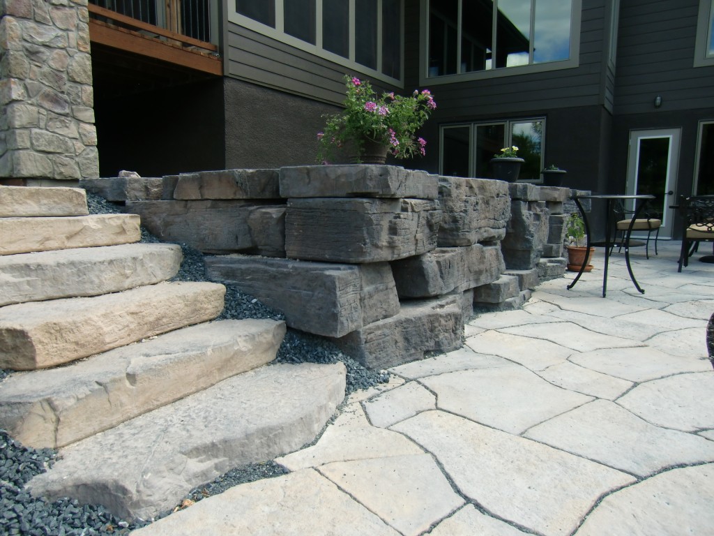Residential Retaining Walls & Dikes | Veert Landscaping inc. | Asphalt ...
