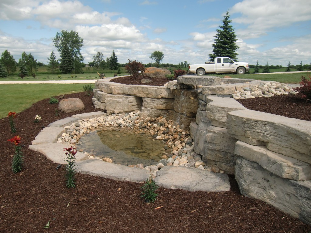 Residential Retaining Walls & Dikes | Veert Landscaping inc. | Asphalt ...